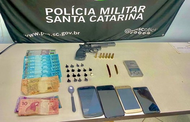 Caçador Suspeito De Traficar Cocaína é Preso No Bairro Figueroa
